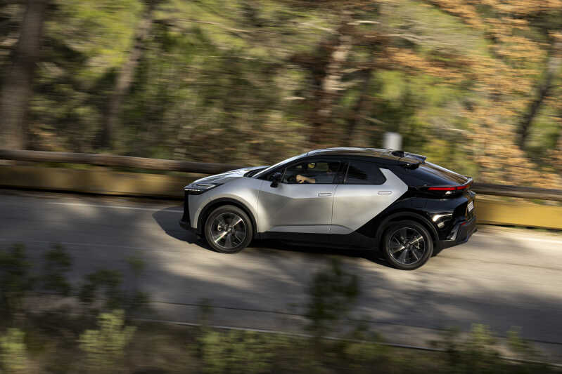 Nya Toyota C-HR som Plug-in Hybrid snart hos svenska återförsäljare ...
