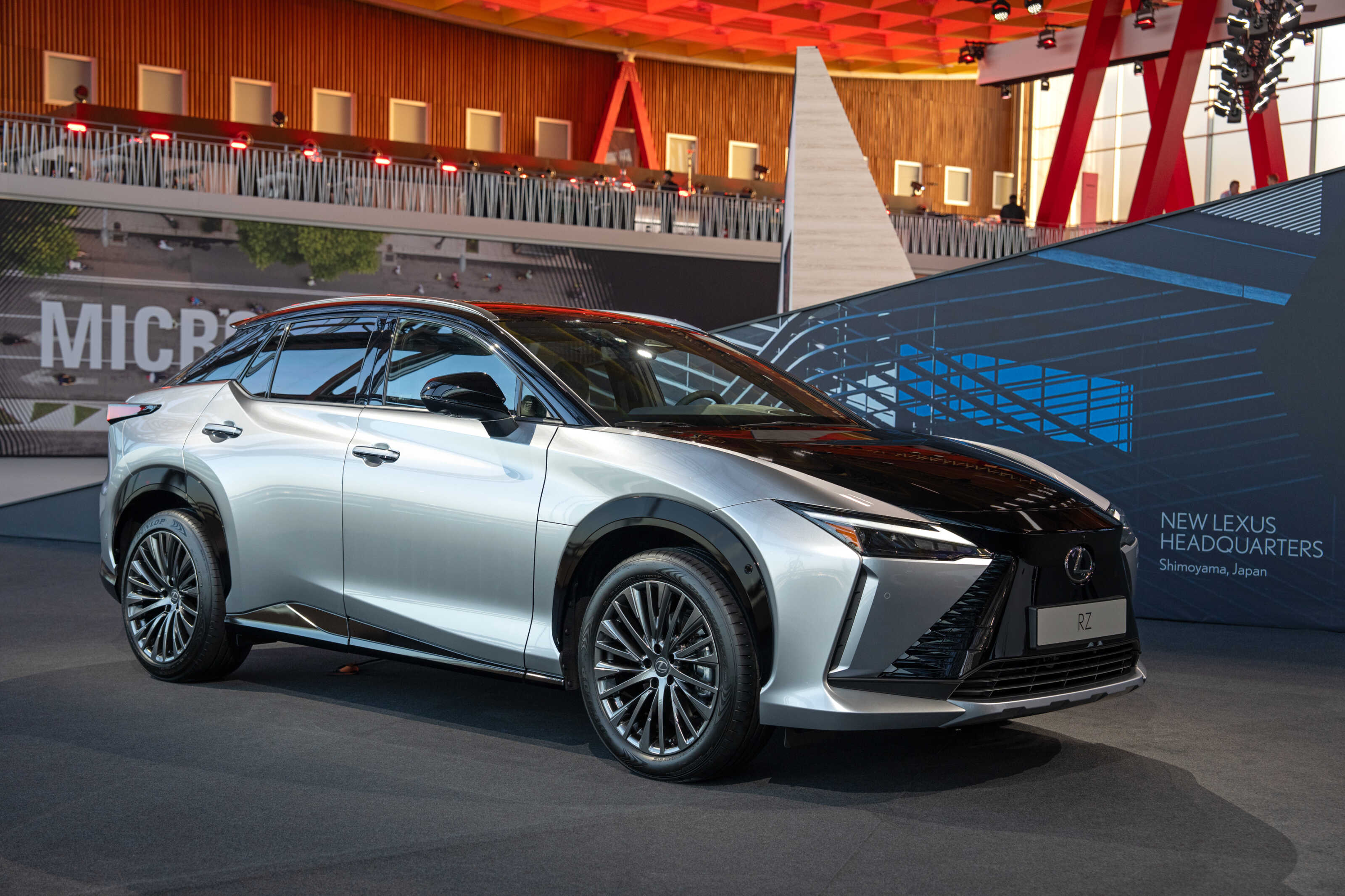 Världspremiär för nya Lexus RZ och steer-by-wire tekniken — Toyota