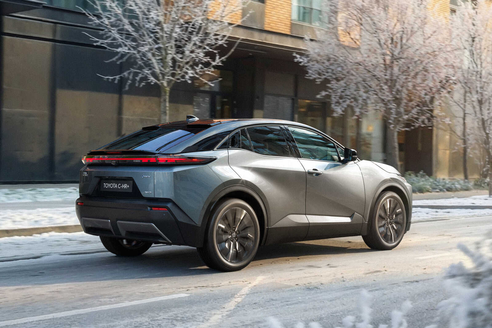 Uppdaterat utseende och ökad komfort - nya Corolla Cross är här! — Toyota