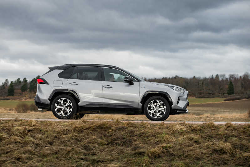 Provkörning: Toyota RAV4 Laddhybrid - allt om succébilen — Toyota