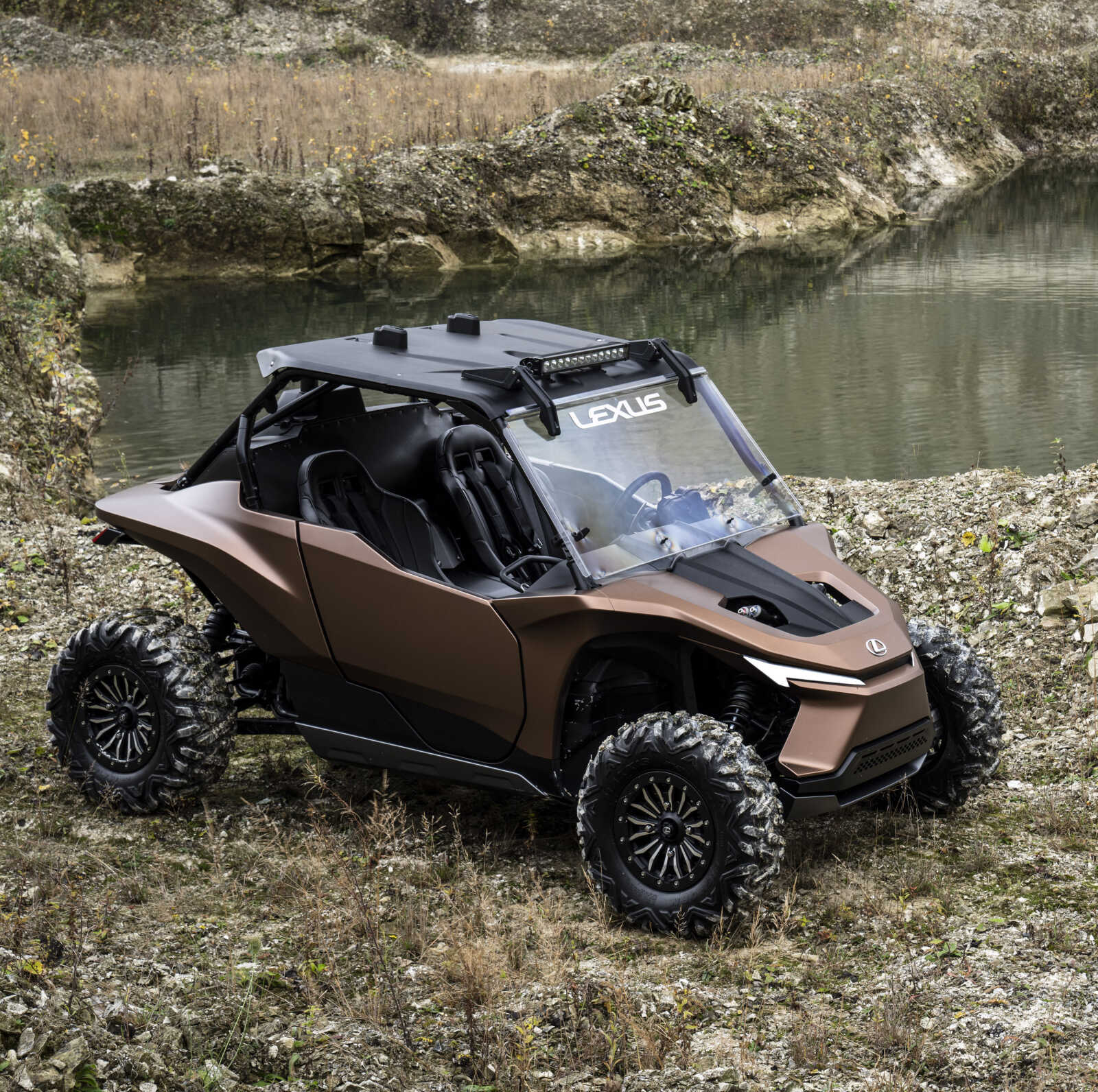 Lexus visar vätgasdrivet offroadkoncept — Toyota