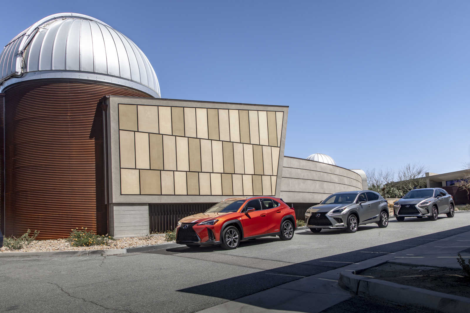 Nya uppdaterade Lexus UX – mer effekt, fler säkerhetssystem och nytt ...